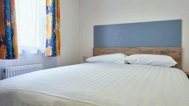 Easewell Farm | Gold Caravan with deck 3-bedroom