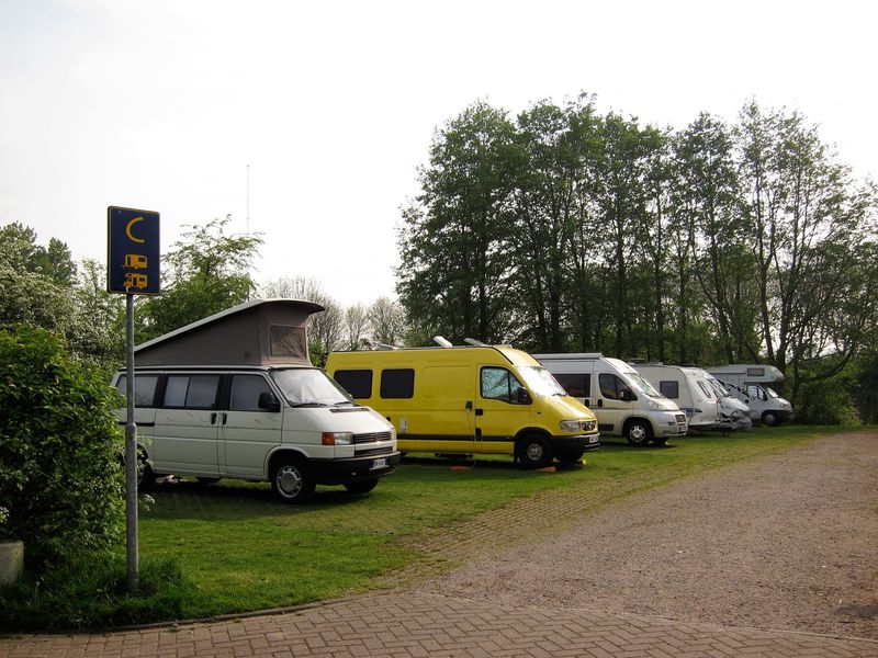 Wohnmobil-/Wohnwagenplätze